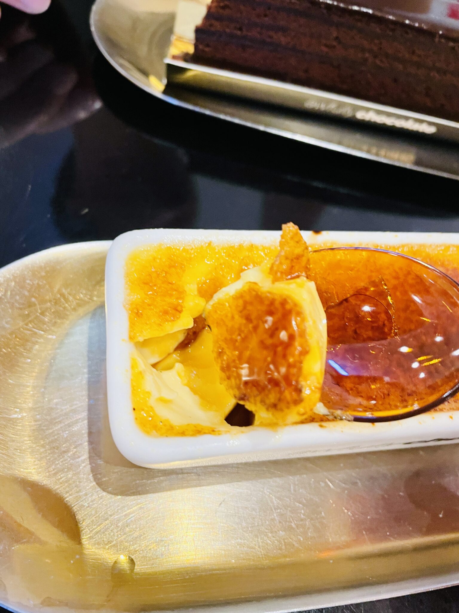 【Awfully Chocolate】チョコレート専門店の濃厚ケーキと絶品クリームブリュレ【シンガポールでカフェ巡り】 | OL TRIP