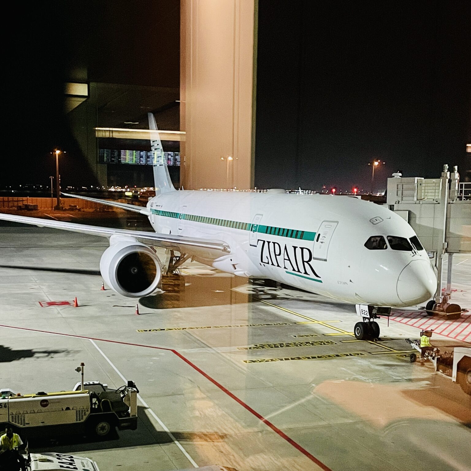 史上最高のLCC♡ZIPAIRスタンダード席の搭乗記｜アラサー女子の口コミ【シンガポール→成田 深夜便】 | OL TRIP